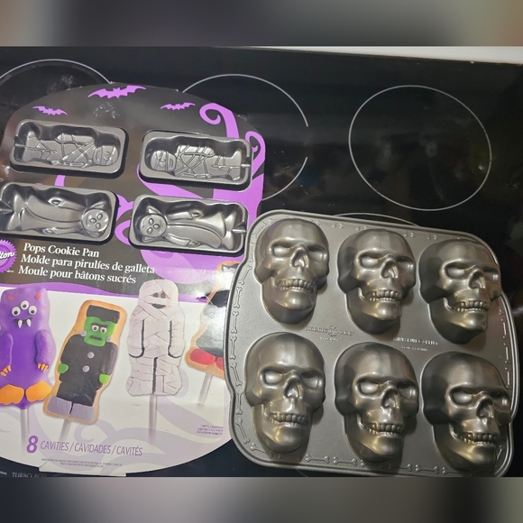 Nordic Ware | Kitchen | Nordic Ware Haunted Skull Cakelet Pan And ...